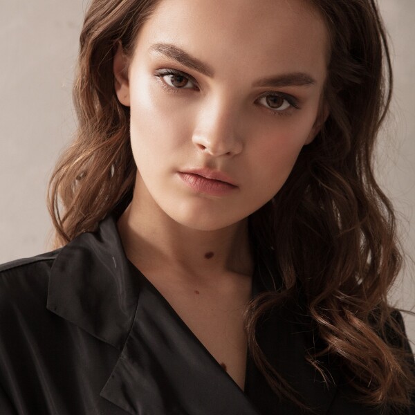 MZM / Natural beauty Catrin captured by @geri_man